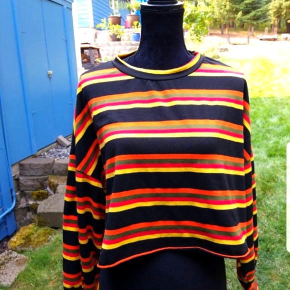 ROMWE | Tops | Romwe Cropped Retro Vibe Top Medium | Poshmark